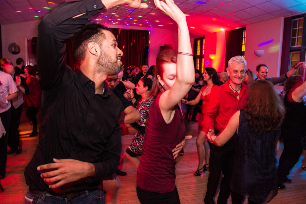 Beginners Salsa - SalSeduce